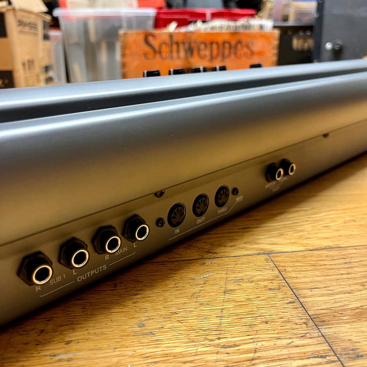 E-MU Vintage Keys 61 Key Synthesizer Pre-Owned – folkiesmusic